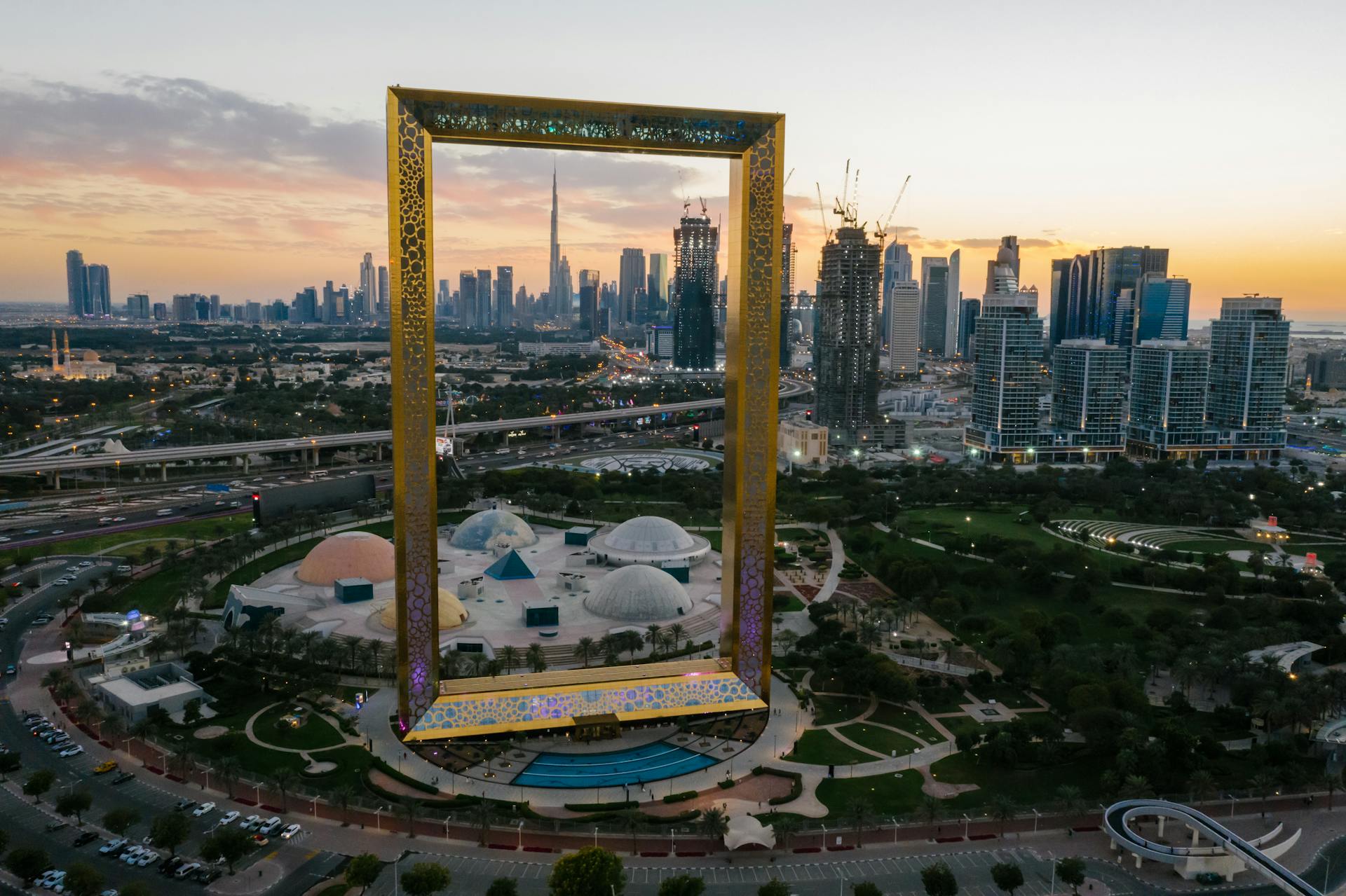 Dubai Frame - Dubai сoncierge service